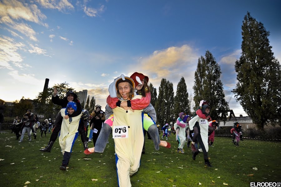 Kigu Crew: Piggyback World Record - Smashed!