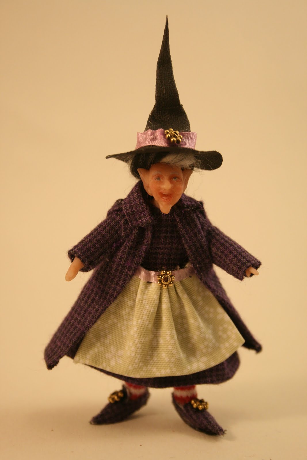 Lilyelf miniatures: More witches!