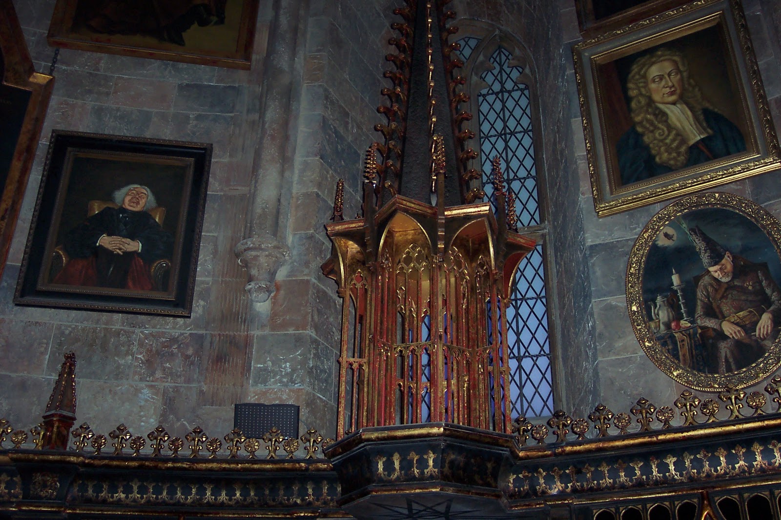 Paisley Curtain: Interior Designer for Hogwarts