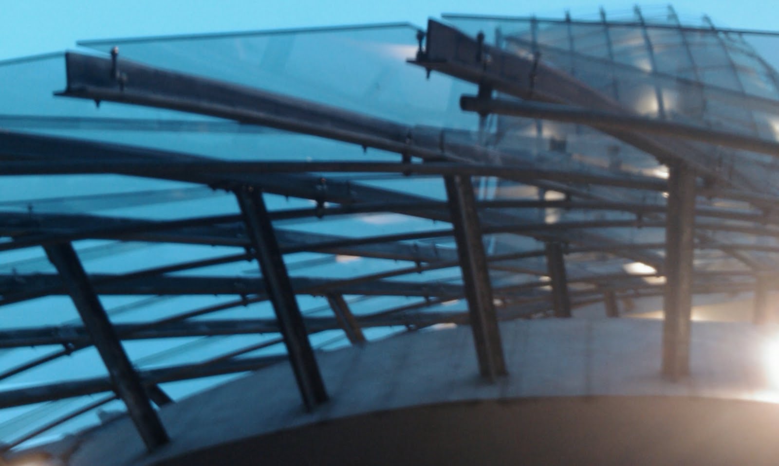 Façade Engineering Blog: The Dancing House in Prague (Frank Gehry,1996)