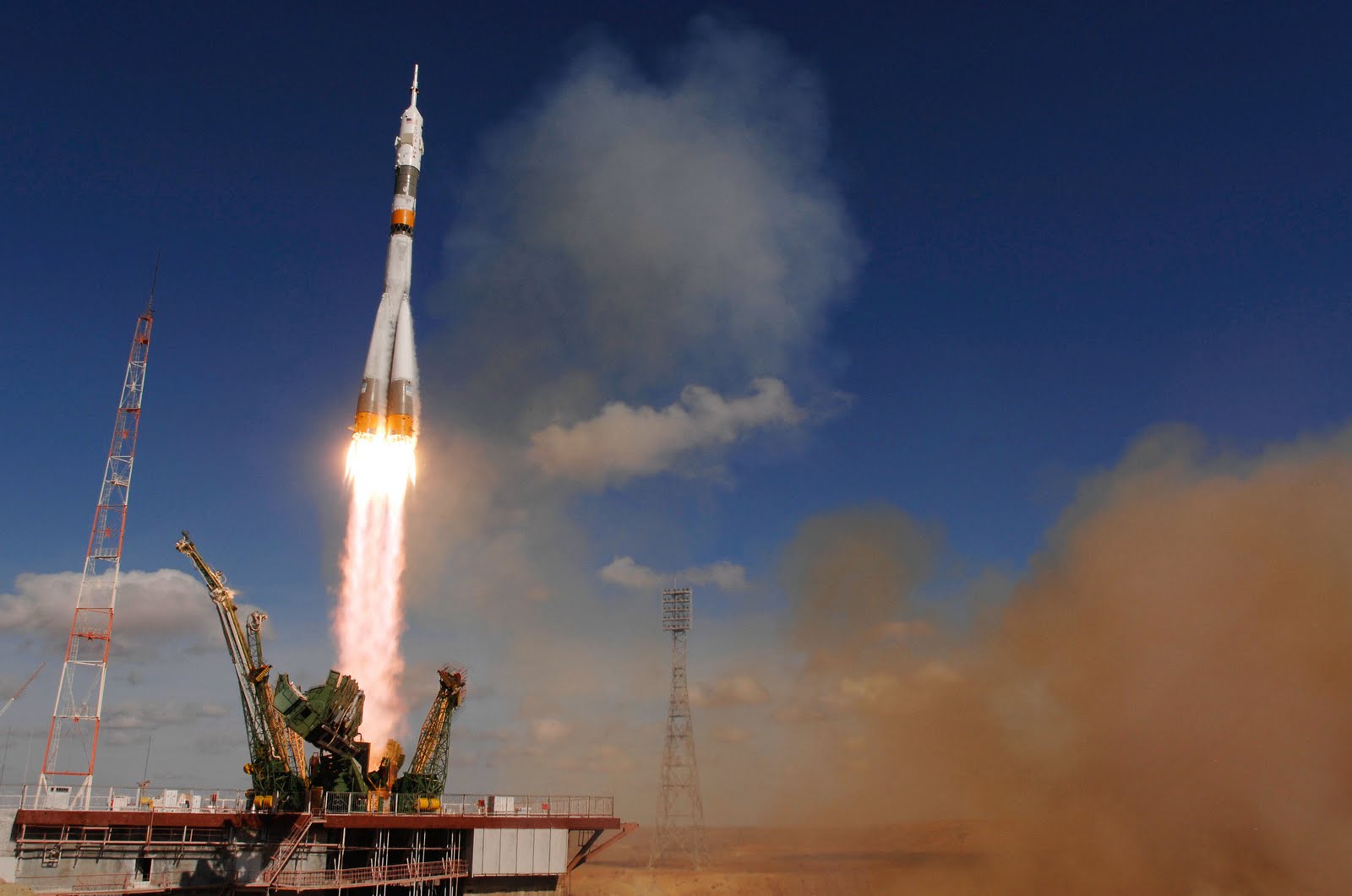 SOYUZ en 2011 única conexión con la EEI (ISS)