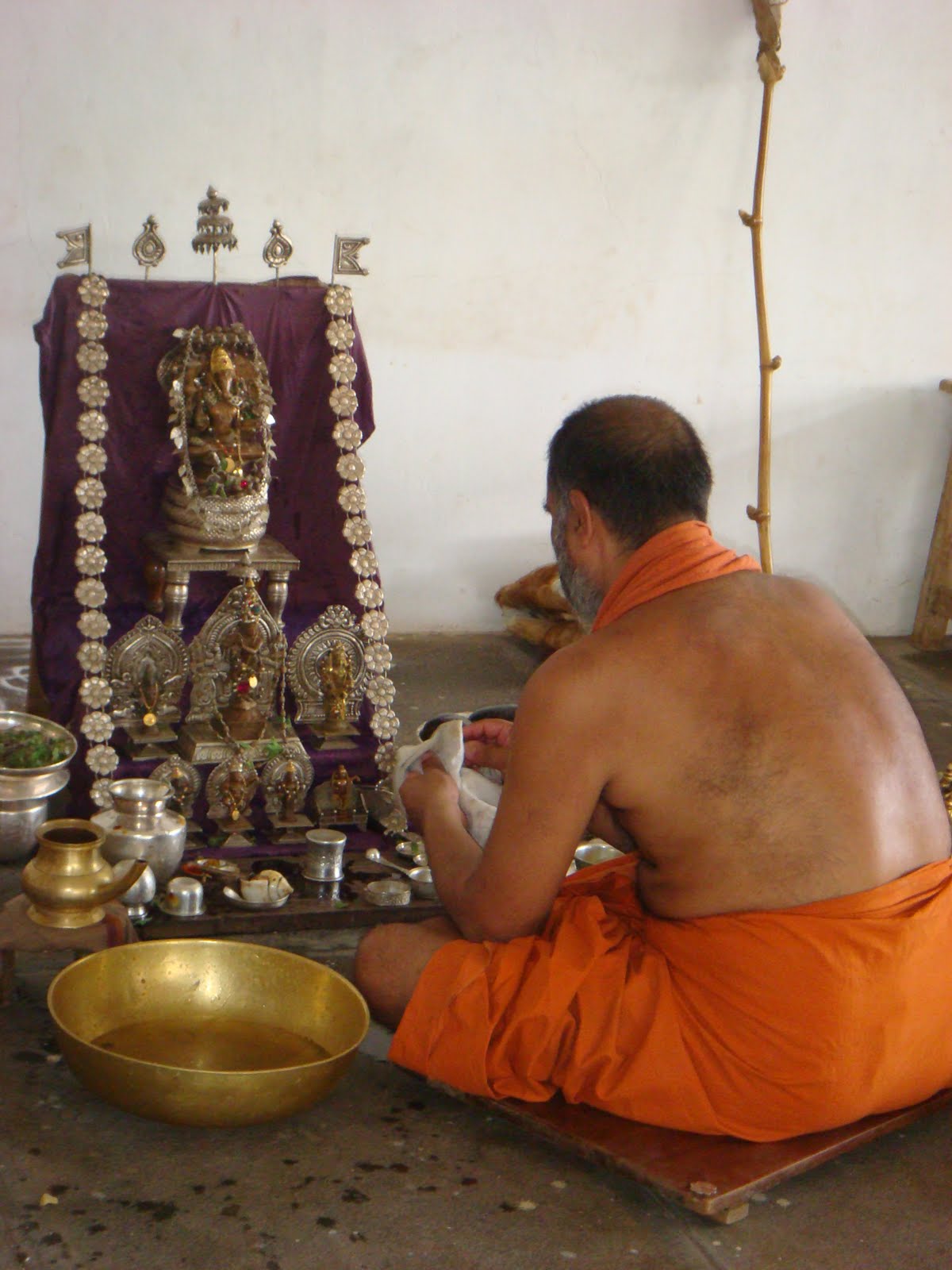 Hanasoge Madhwa Mutt Sri 1008 Vishwanandana Theertha Sripadangalavaru ...