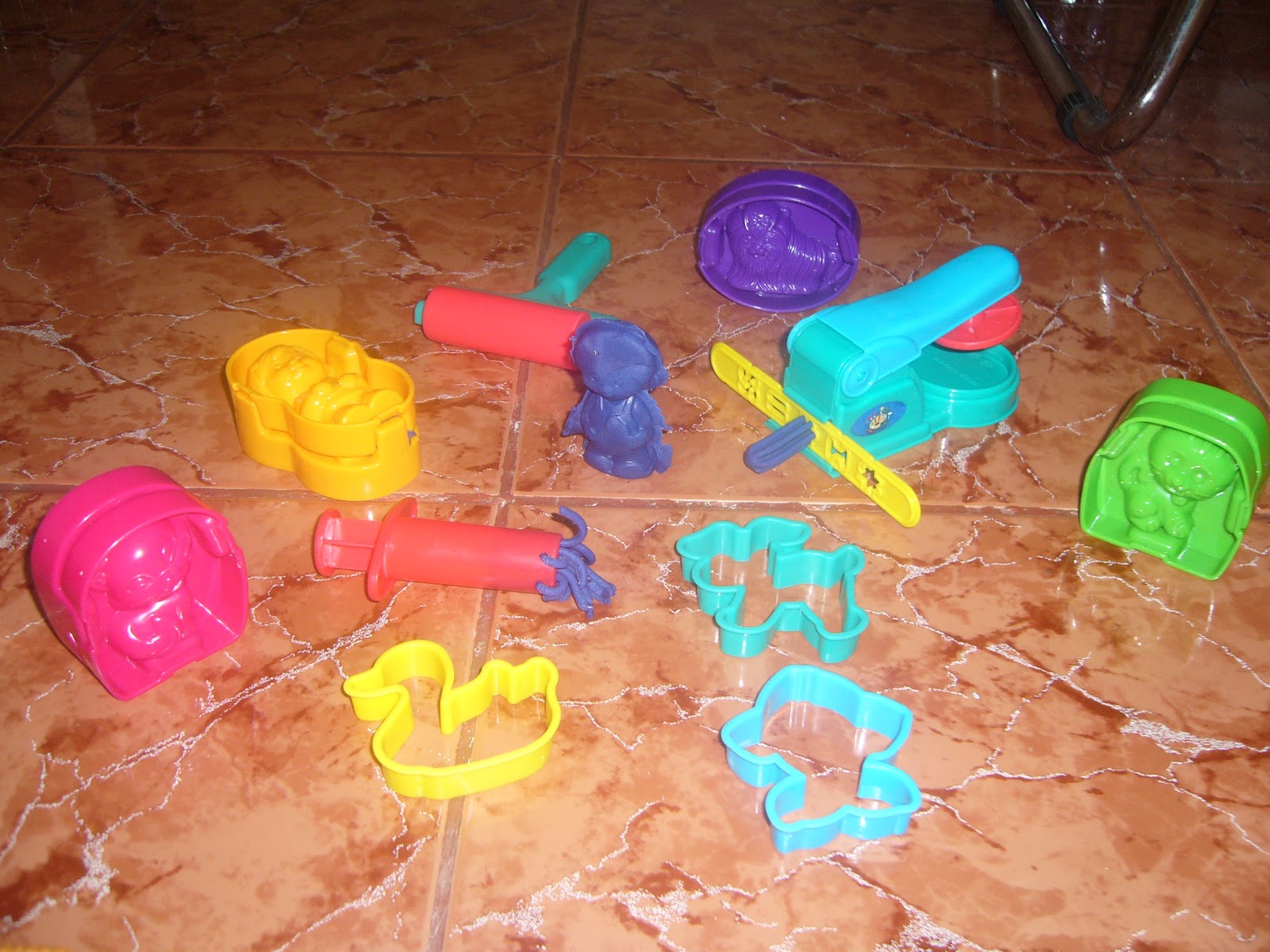 eSueta: Formele si plastilina
