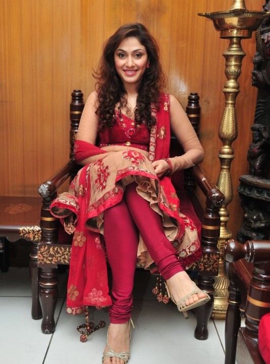 Manjari Phadnis Latest hot Stills - Hot PHOTOSHOOT Bollywood, Hollywood ...