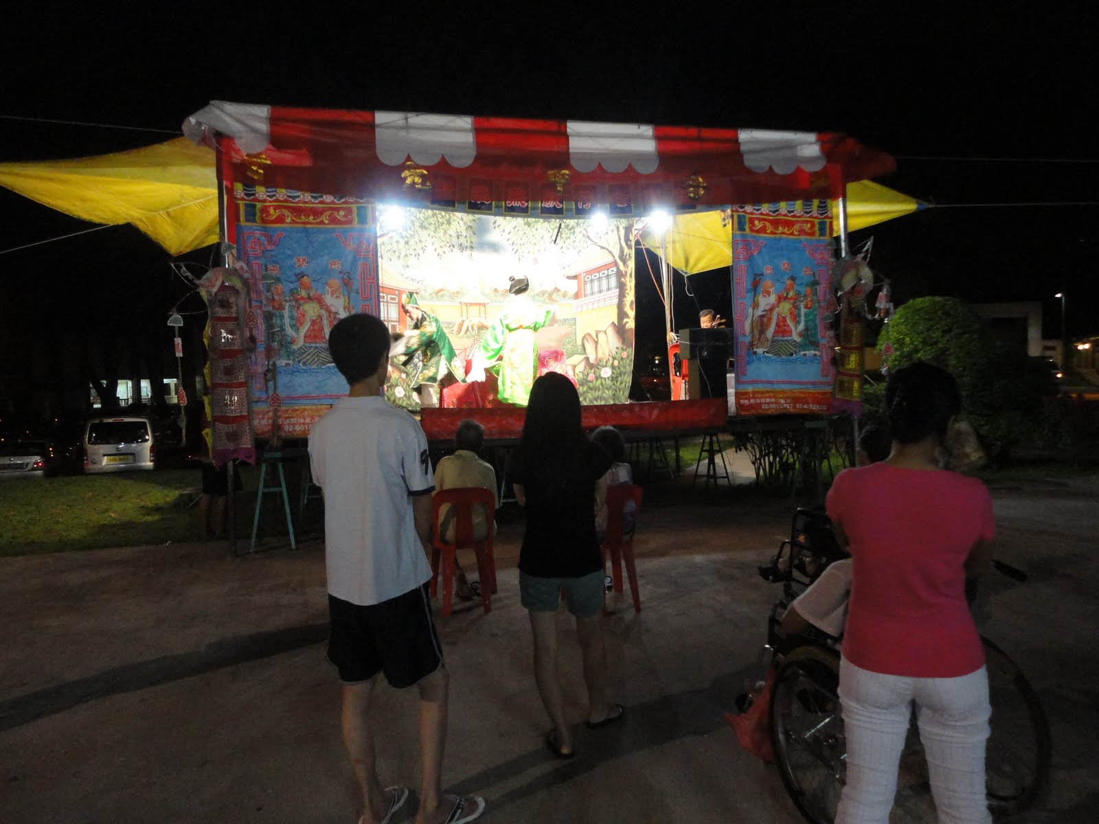 Tonight@MyQueenstown #13- Huat Arh! Let's Makan and Watch Show With Mok ...