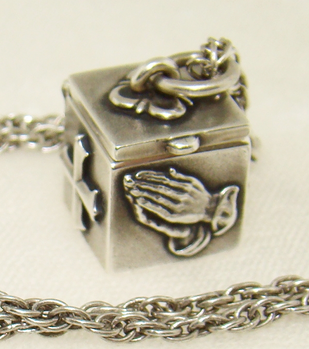 THE GOLD EXCHANGE INC.: James Avery Jewelry in stock