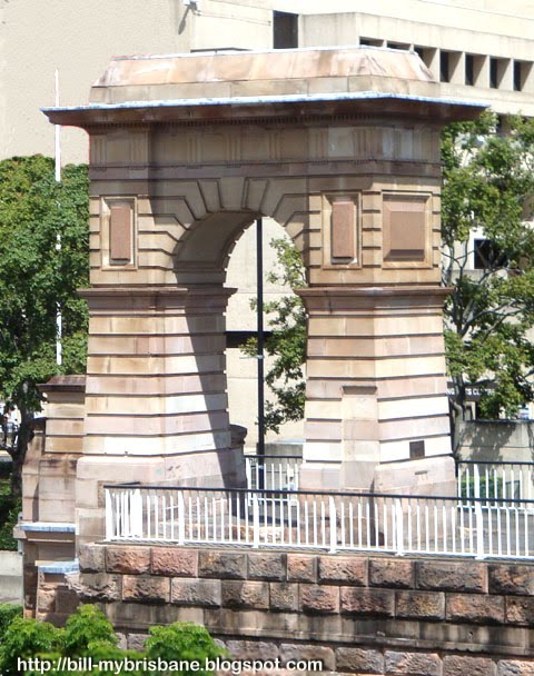 Brisbane: Remnants of the old Victoria Bridge