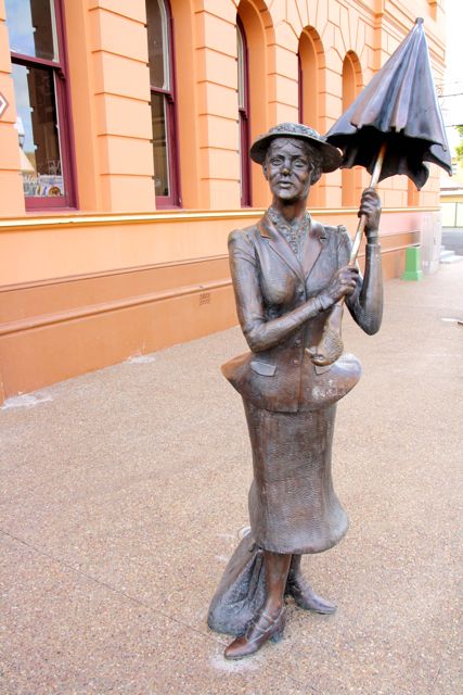 Brisbane: Mary Poppins in Maryborough