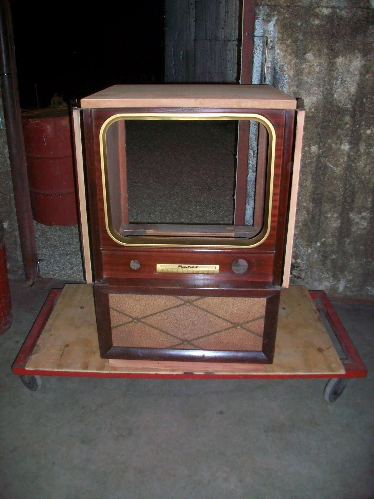 Everyone Goes to Mick's: The Marvelous "Muntz" Tv Transformation!