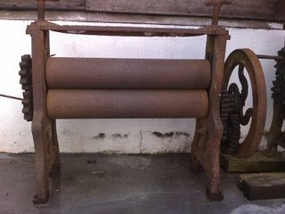 DUNIA SUNAWAN: PENGALAMAN KERJA MENOREH GETAH