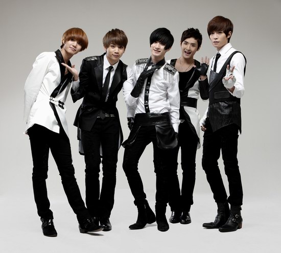 Mundo Oriente: Top Combine