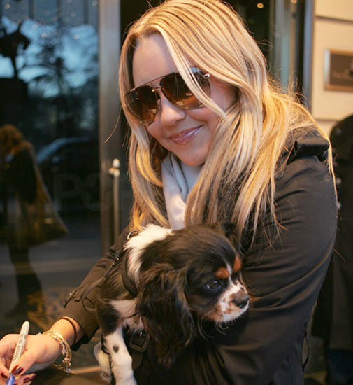 Galery of Amanda Bynes Picture: Amanda Bynes Piercing Cheek