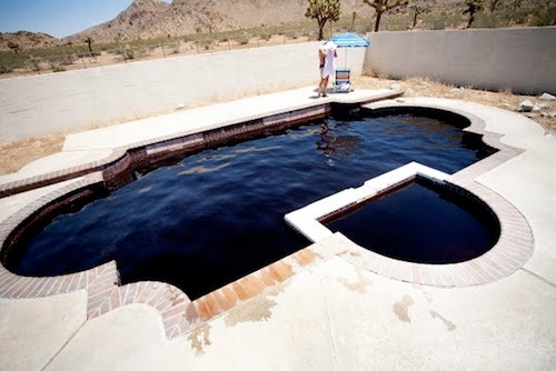 Sonho de consumo: Uma piscina de Coca-Cola!