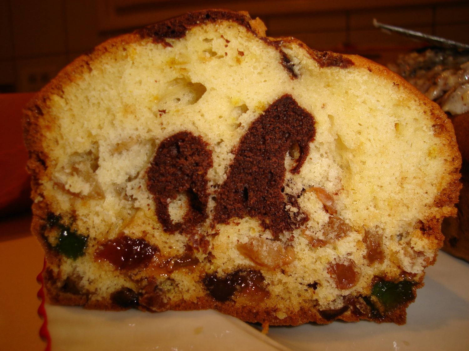 Bucataria Mironei: Chec glazurat cu rahat si stafide