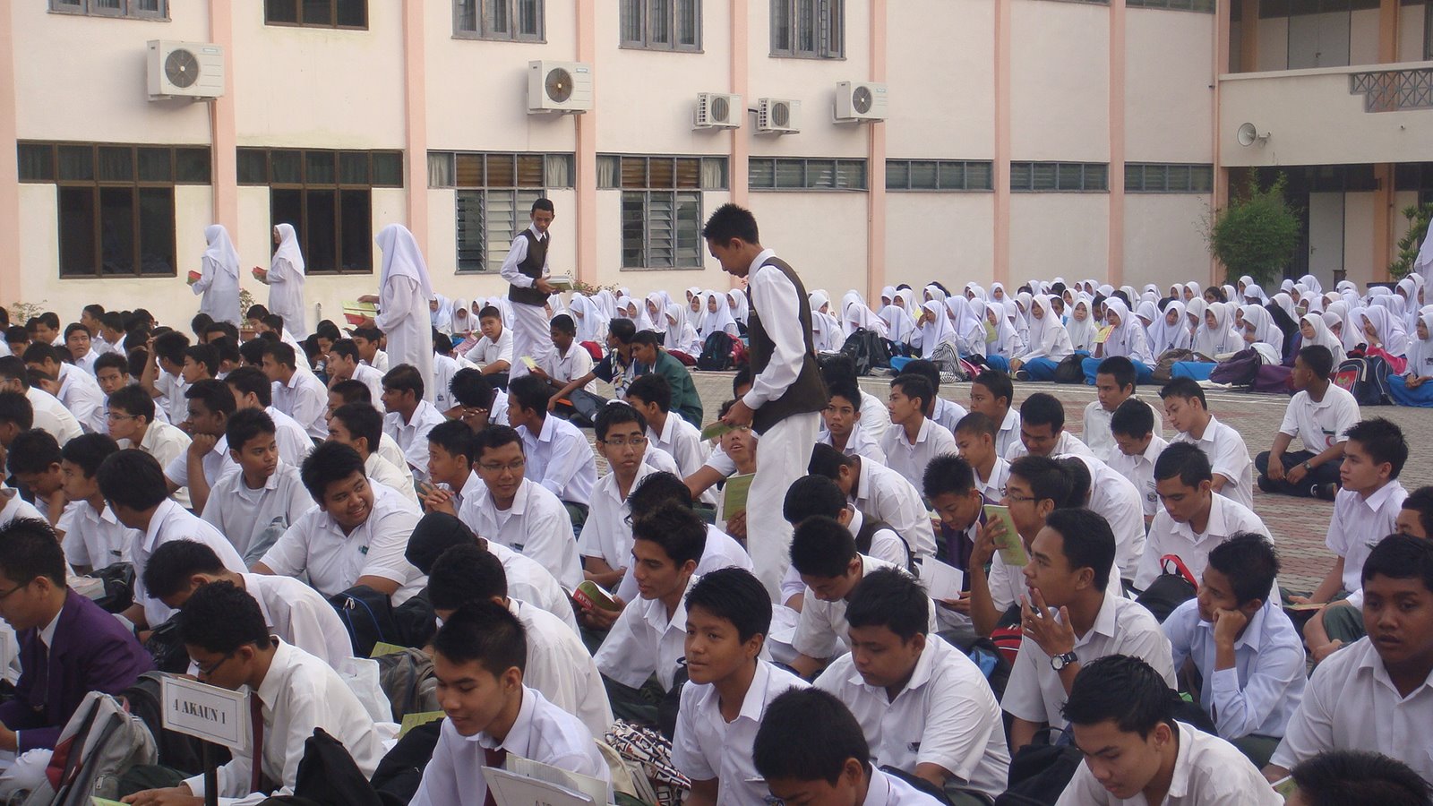 Pengawas Pusat Sumber SMK Tambun