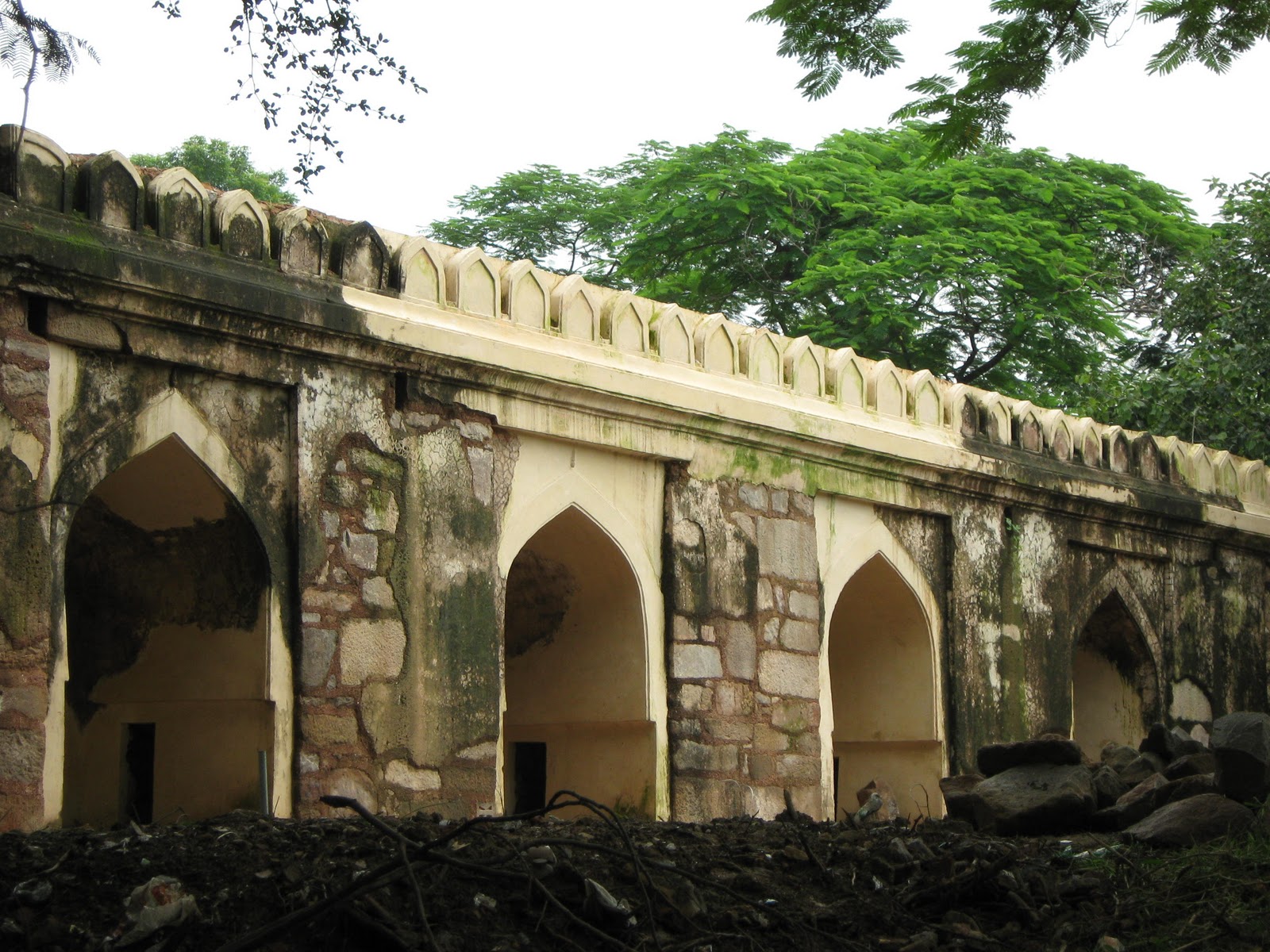 Chasing History: Wall Mosque of Darwesh Shah