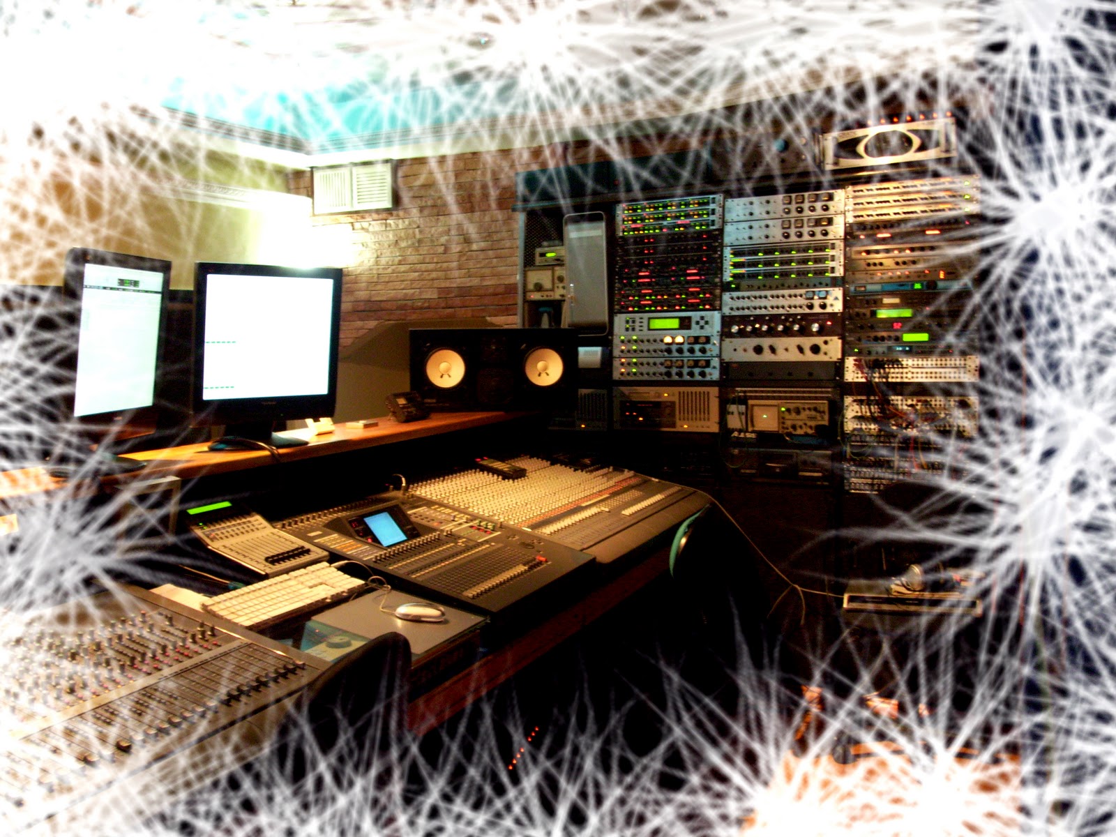 Abril & Abril Records: Estudio De Grabación