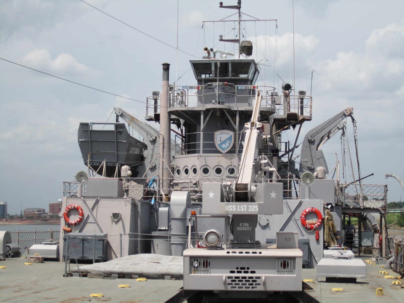 McGees Adventures: LST 325