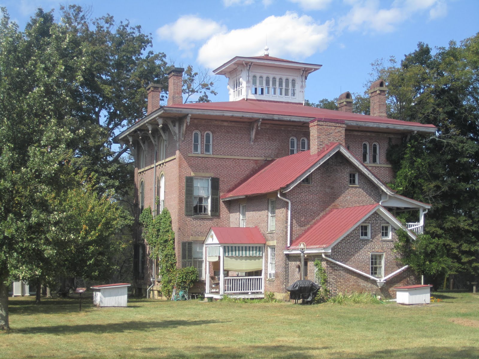 McGees Adventures: HENDERSON HALL