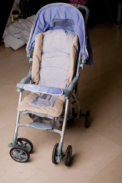 MadAboutDigit Room Clearout: Combi LIGHTWEIGHT Stroller - Light Blue