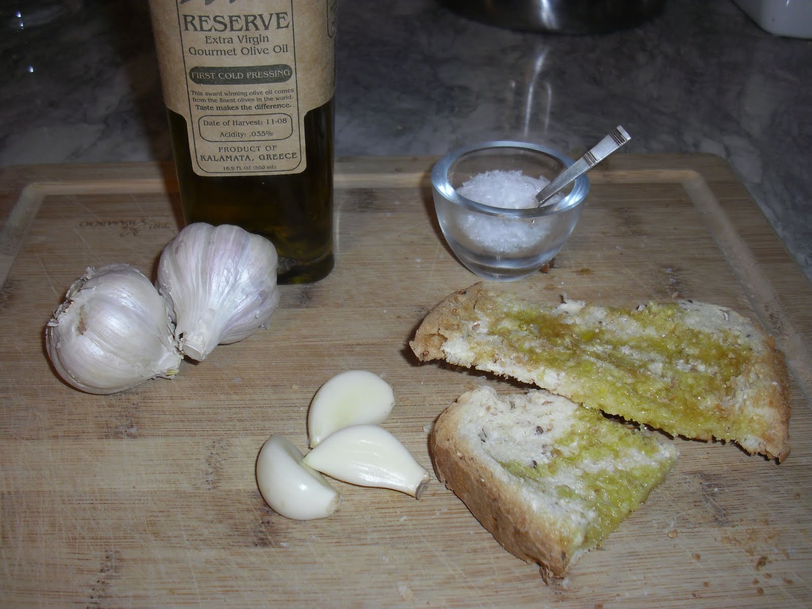 Garlic Escapes: Fettunta (aka best garlic bread ever)