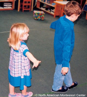 Montessori Classroom Activities for Encouraging Motor Skills ...