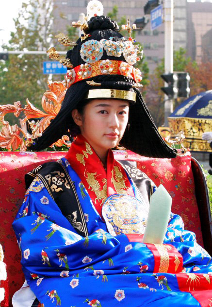 Korea, Land of Wonders: Traditional Hanbok