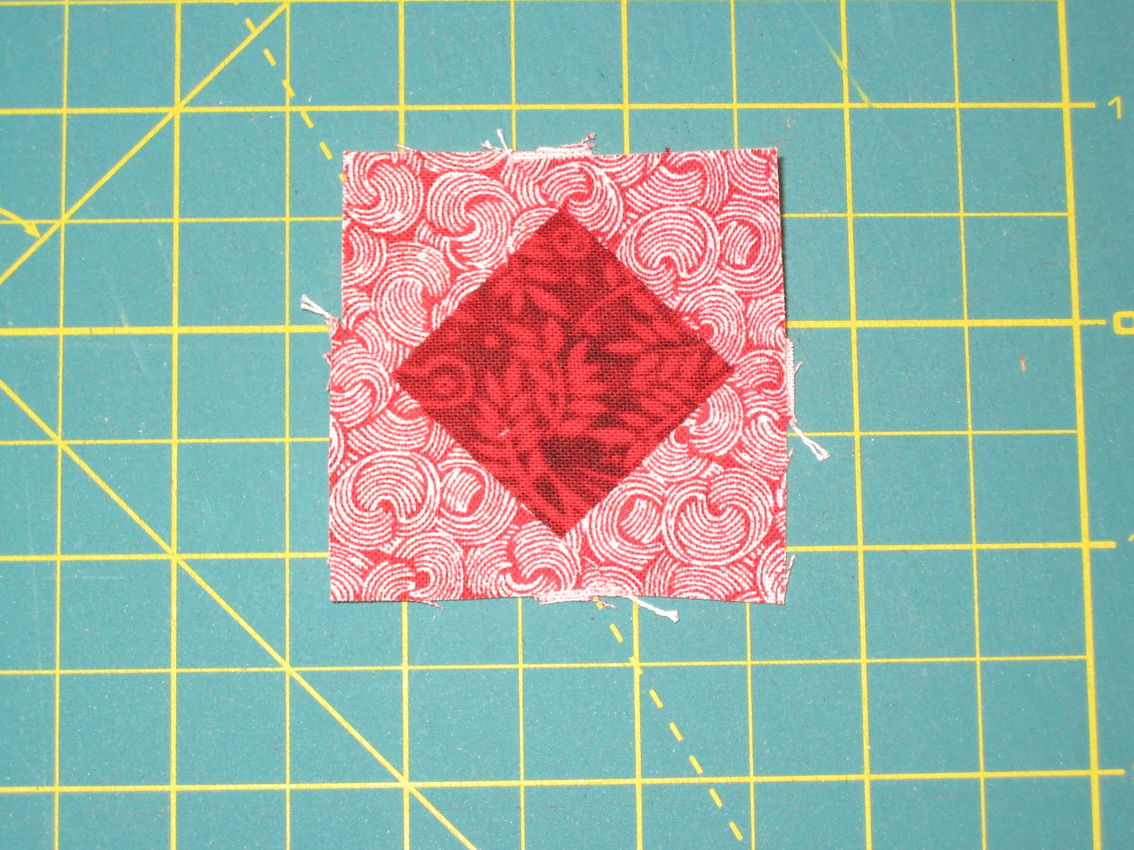 quilting canuck: Building Blocks - Square-in-a-Square I