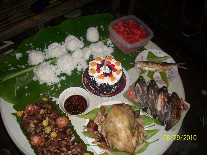 A Hard Life to Conquer: Masasarap na Pagkaing Pinoy!/Pinoy Delicious Food!