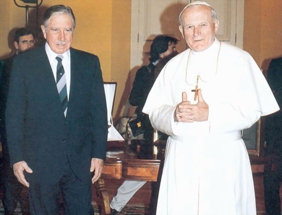 Chile-Pinochet-Nuestro: BIOGRAFIA