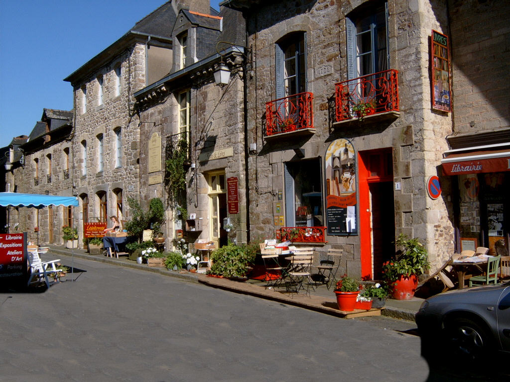 Relocation to France made easy: Bécherel fête du Livre