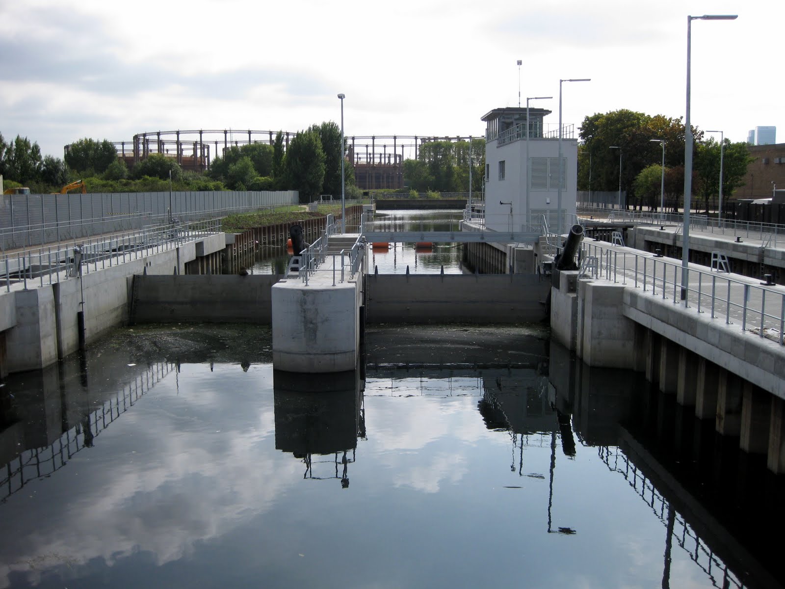 Not Messing About On The River - London Reconnections