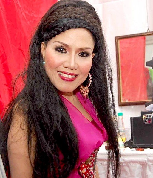 INFO NUSANTARA: Rita Sugiarto - penyanyi dan pencipta lagu dangdut INFO NUSANTARA: Rita Sugiarto - penyanyi dan pencipta lagu dangdut