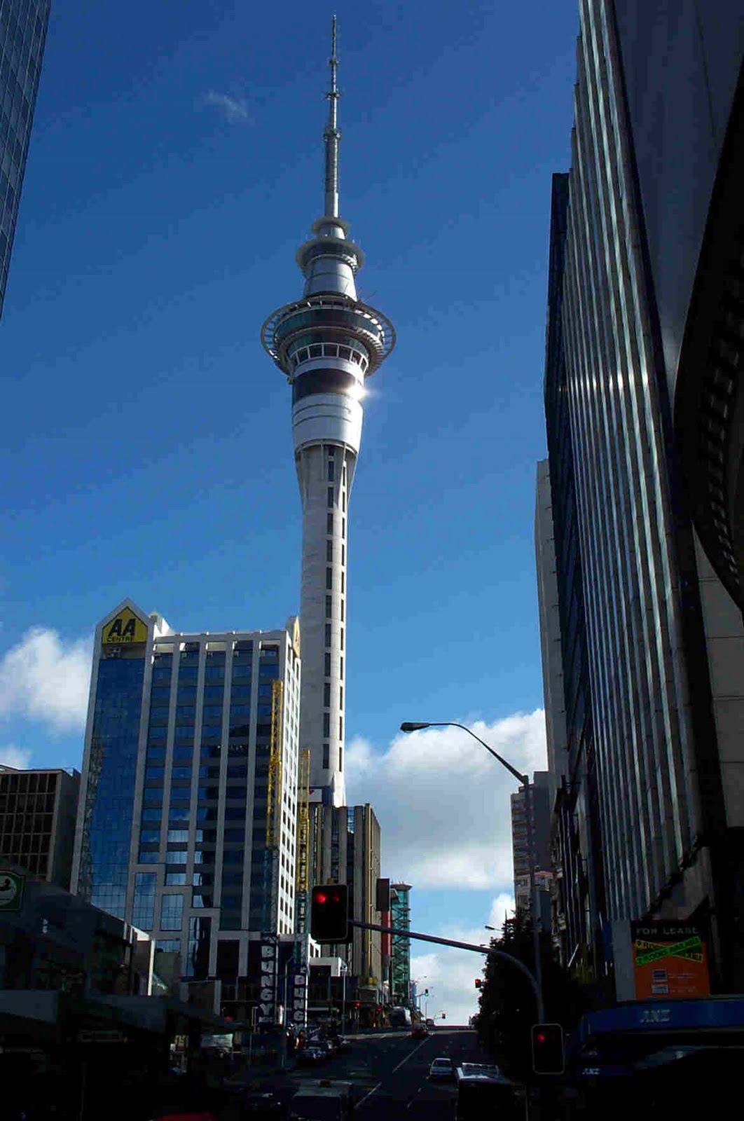 Entirely World Famous Nicquel: AUCKLAND