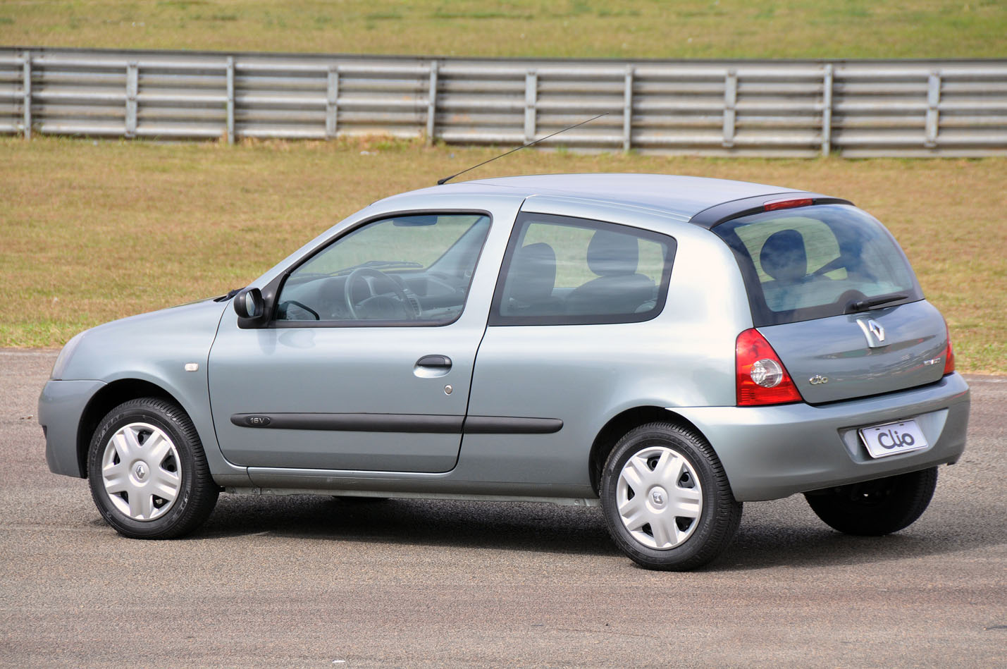 A Tração Total: Renault estende garantia do Clio para tres anos A Tração Total: Renault estende garantia do Clio para tres anos