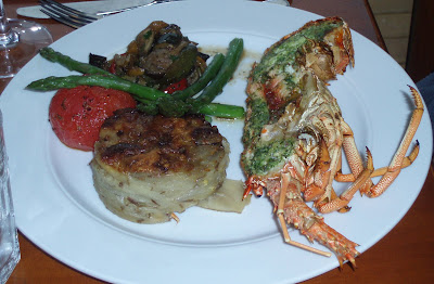 Mae's Food Blog: Kaikoura in Maori means "Crayfish Dinner"