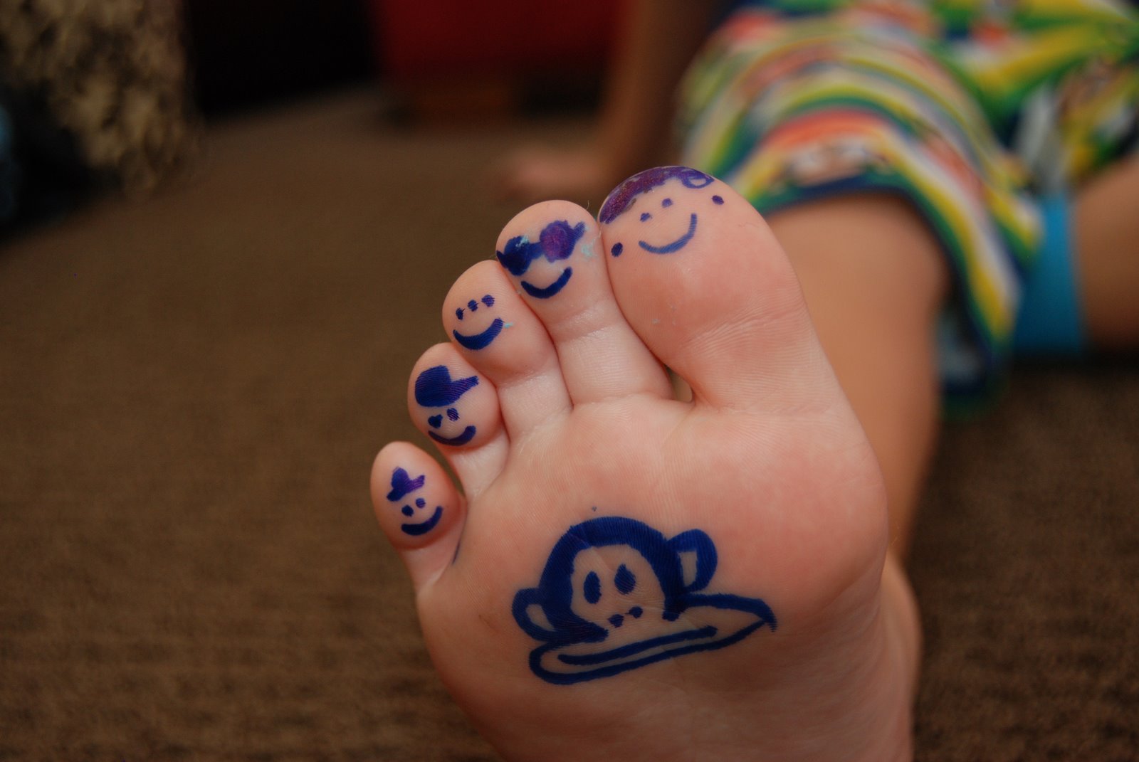 a blonde and 3 boys: Feet Family...