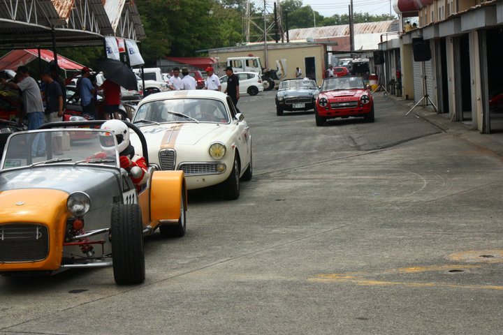 Vintage Race at the Subic International Raceway - Datsun Roadster Forum ...