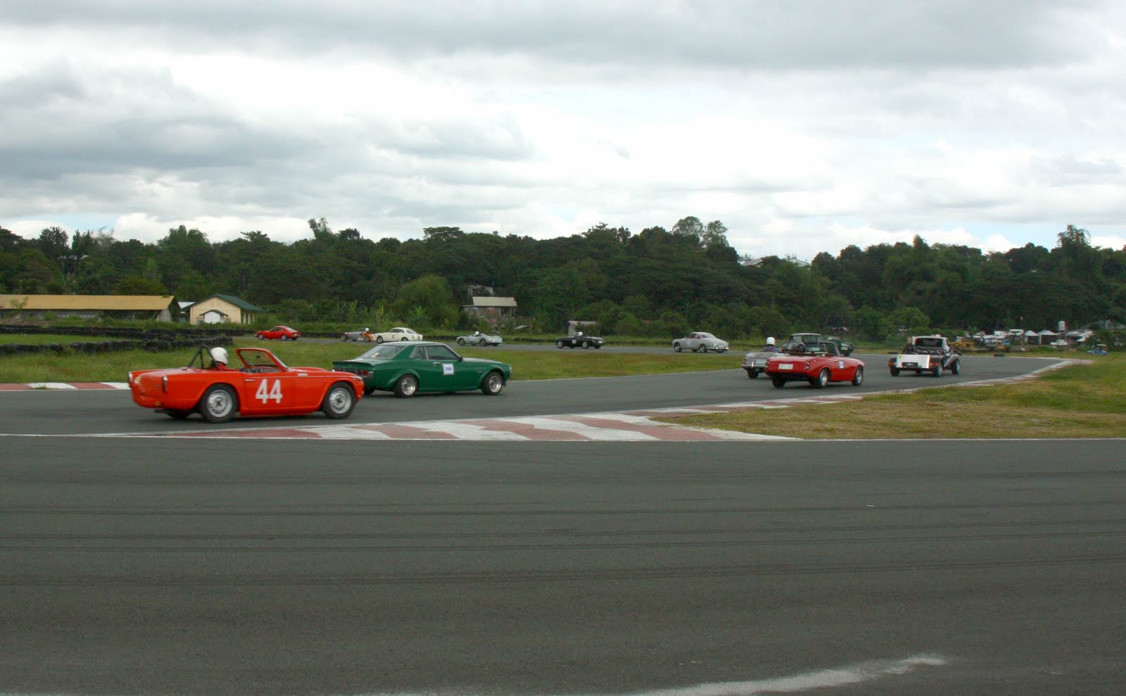 Vintage Race at the Subic International Raceway - Datsun Roadster Forum ...