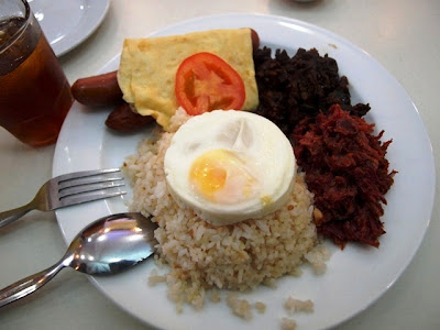 San fast food masarap mag breakfast?