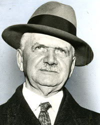 USS Coontz DLG-9/DDG-40: Photo of the Day: Admiral Robert E. Coontz