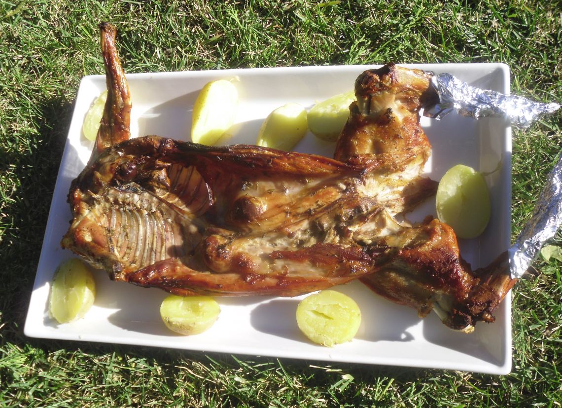 LA COCINA PLURAL: CONEJO ASADO CON ALIOLI AL CABRALES