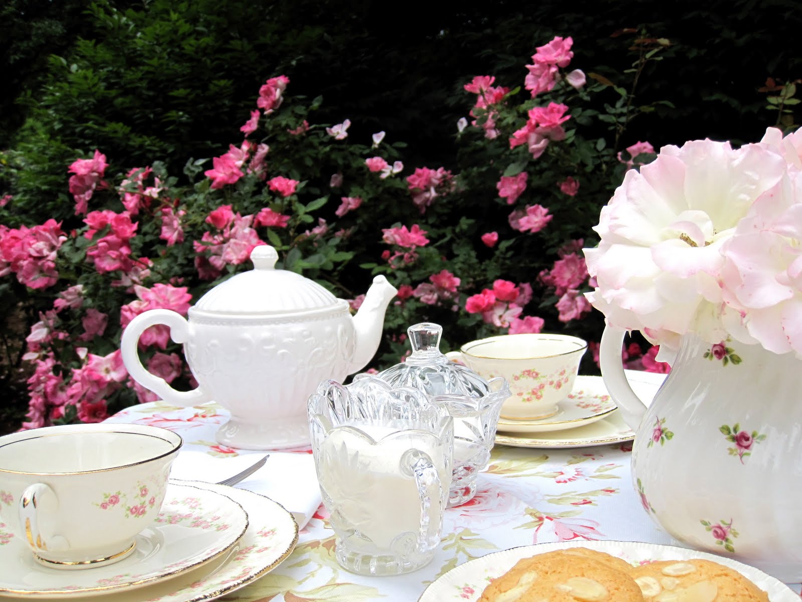 Kate Landers Events, LLC: Tea Party In Rose Garden