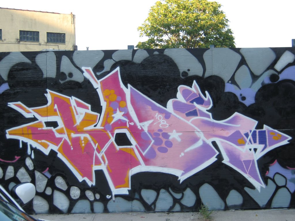 Fat Cap magazine: TMT crews Boondocks wall NYC 2010