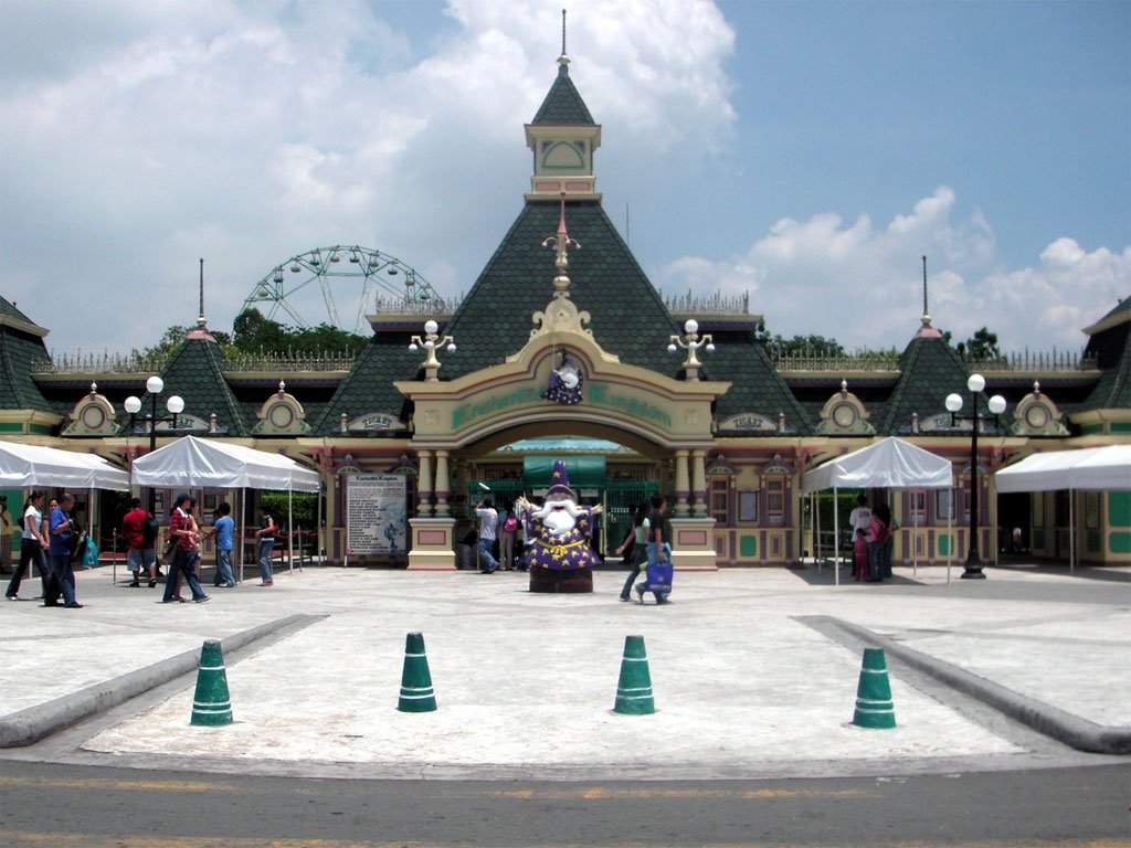 The Magic at Enchanted Kingdom | World Travel Guide