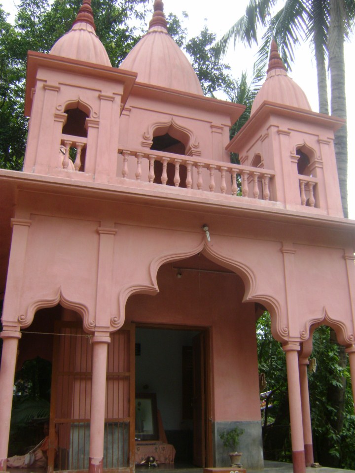 PHOTO OF GAUDIYA MATH, Mayapur-Nabadwip-Godrum: Sri Paramhansa Gaudiya Math