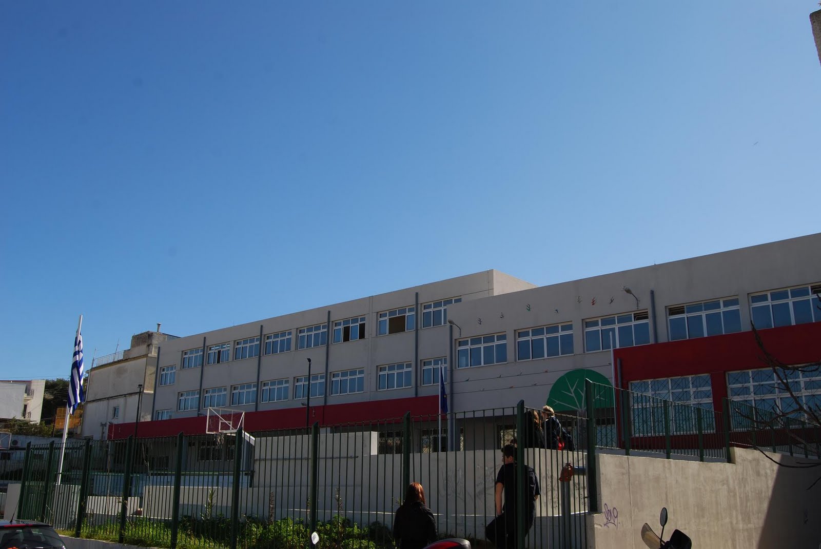 Τα ...αυτονόητα διεκδικεί και το 4ο Γυμνάσιο Άνω Λιοσίων... | Φύλαρχος