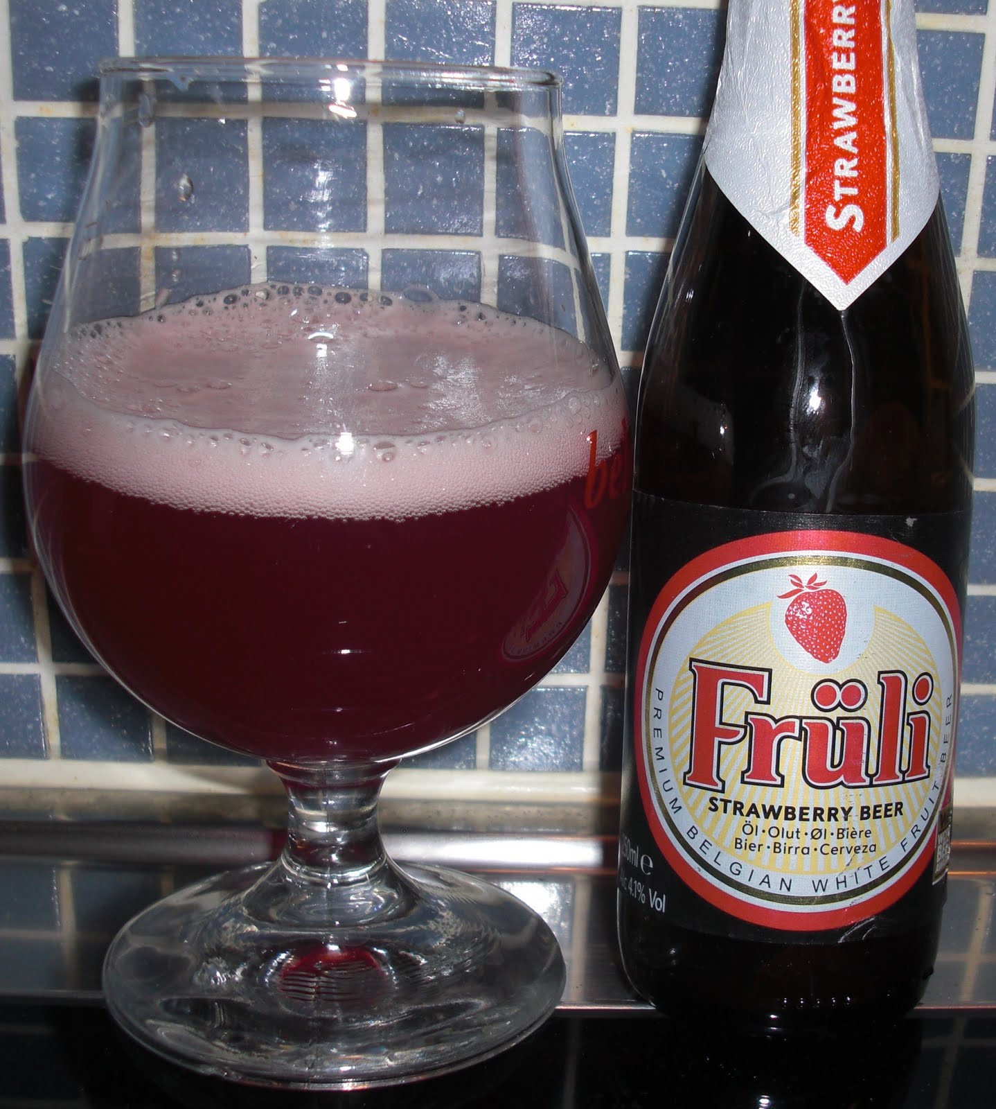 Ölsvammel: Van Diest Früli Strawberry Beer