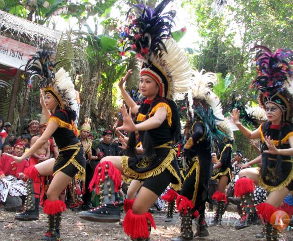 budaya jawa: topeng ireng 3