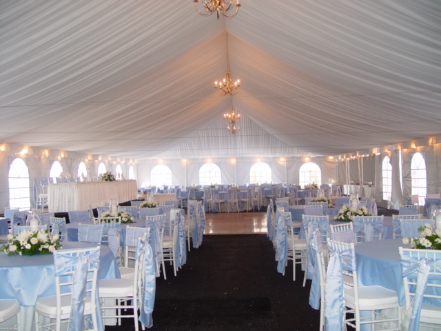 Merry Brides: How to Choose an Outdoor Wedding Tent Size - Size does matter